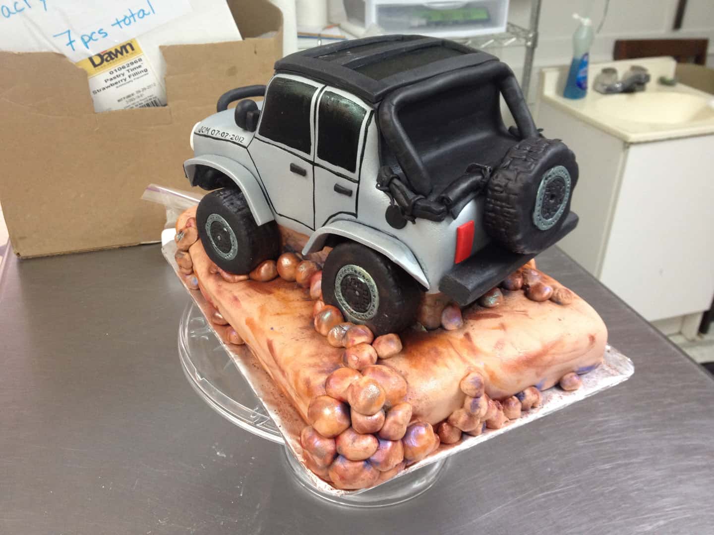 3-D Sculpted Cakes - Sugarplum Cake Shoppe